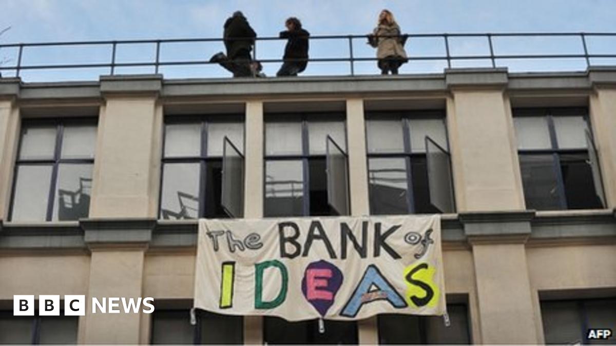 Court order text sent to Occupy London in Hackney - BBC News