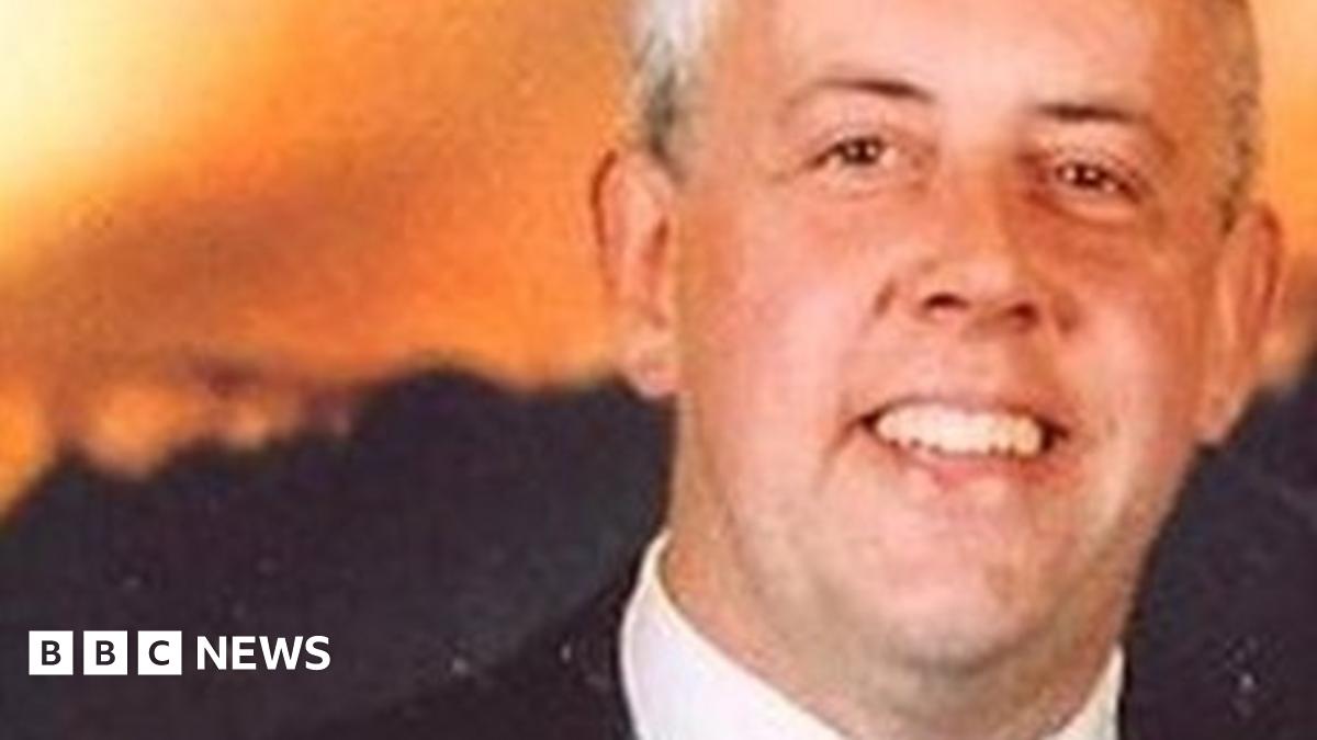 David Twigg fire death: Murder accused 'ran up huge debts' - BBC News