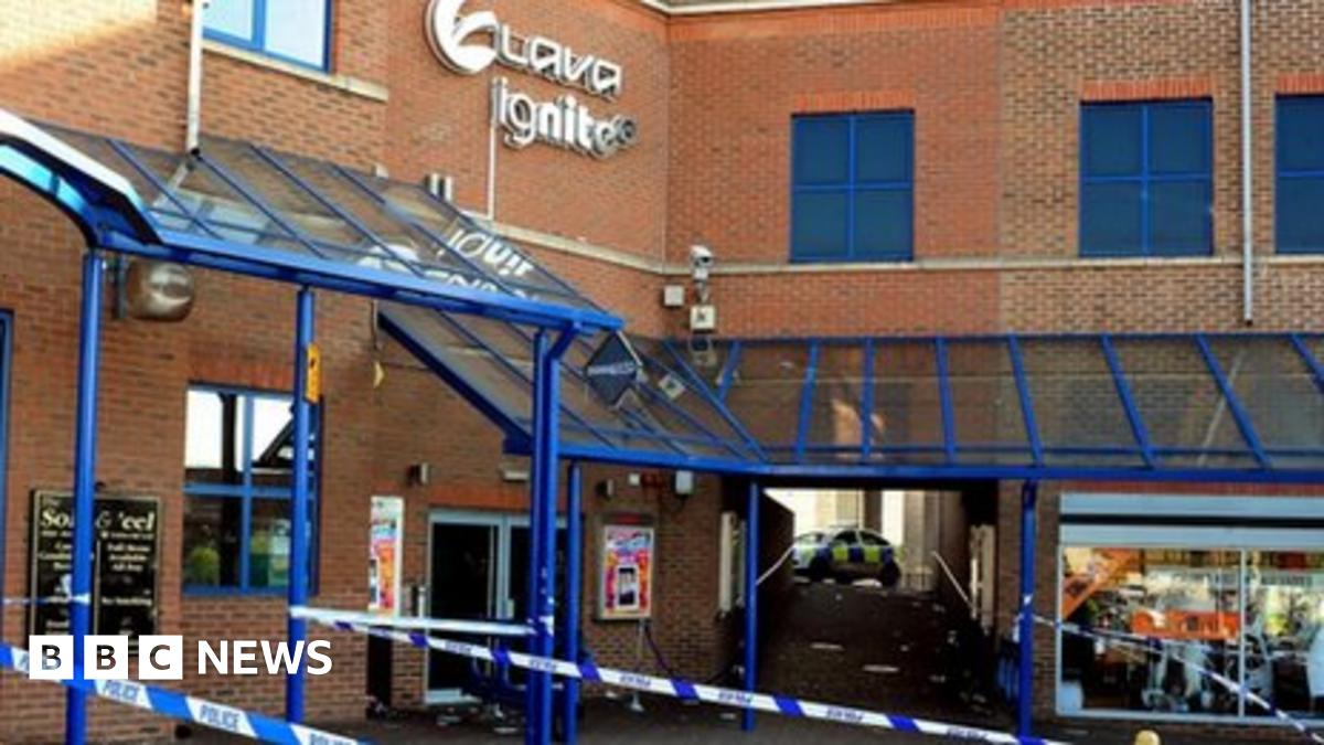 Lava Ignite club crush deaths: Manslaughter inquiry starts - BBC News
