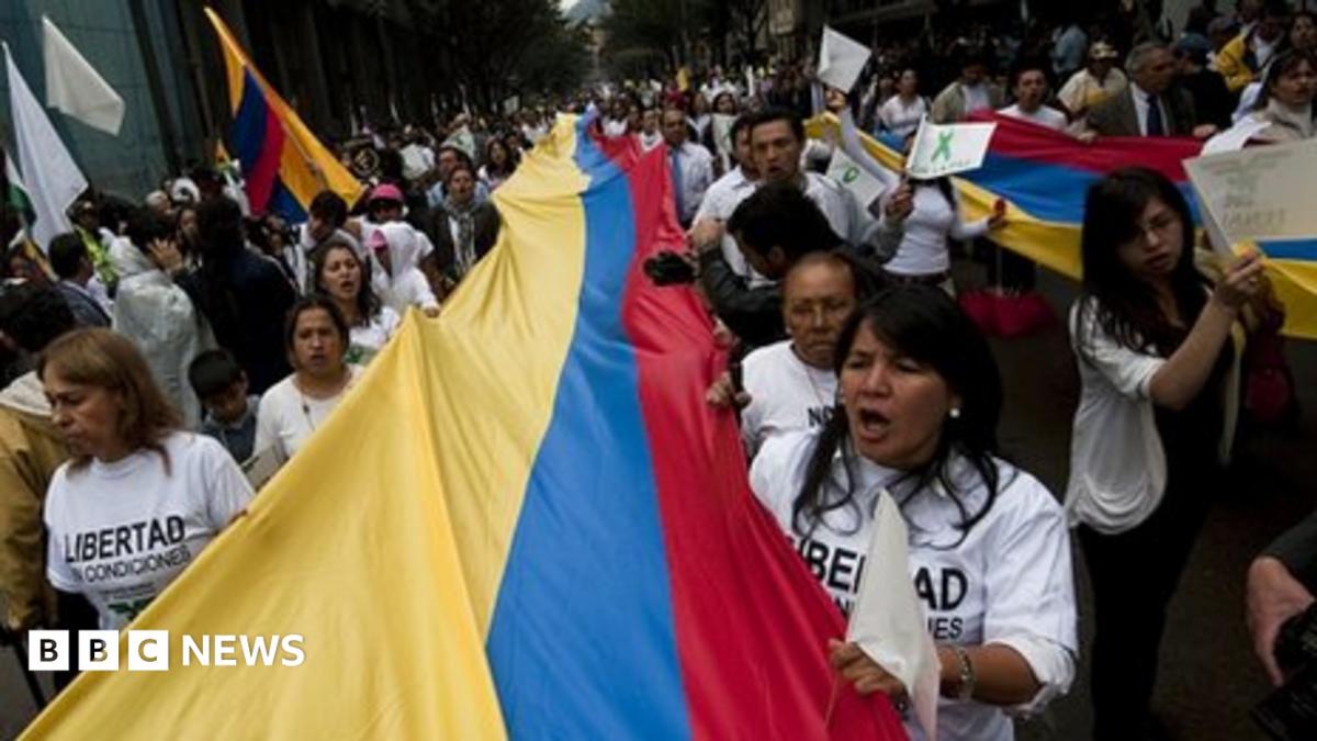 Colombians stage big anti-Farc protests - BBC News