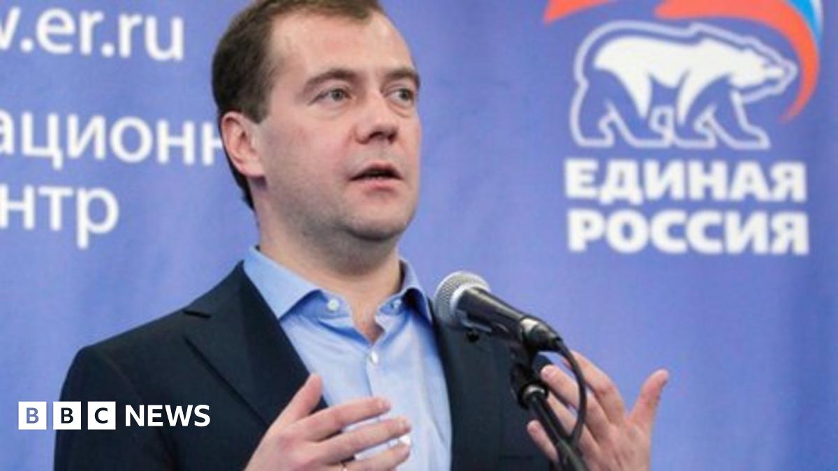 Kremlin red faces over Medvedev Twitter malfunction - BBC News