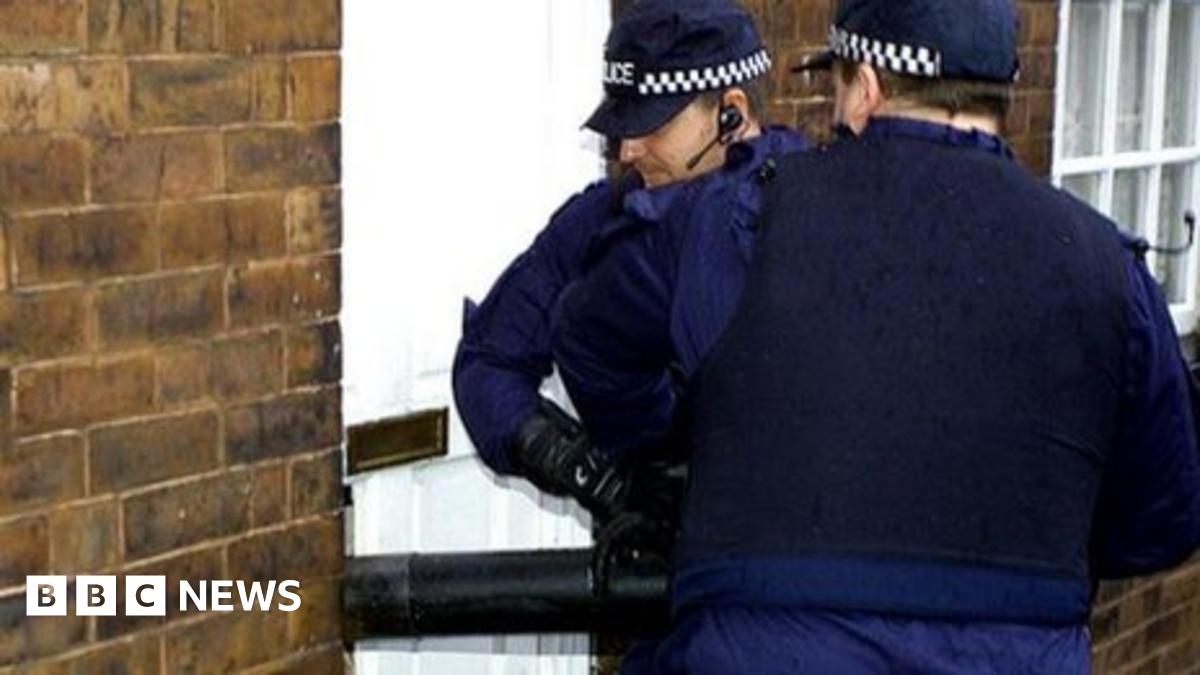 Eleven people charged with drugs offences after Essex raids - BBC News