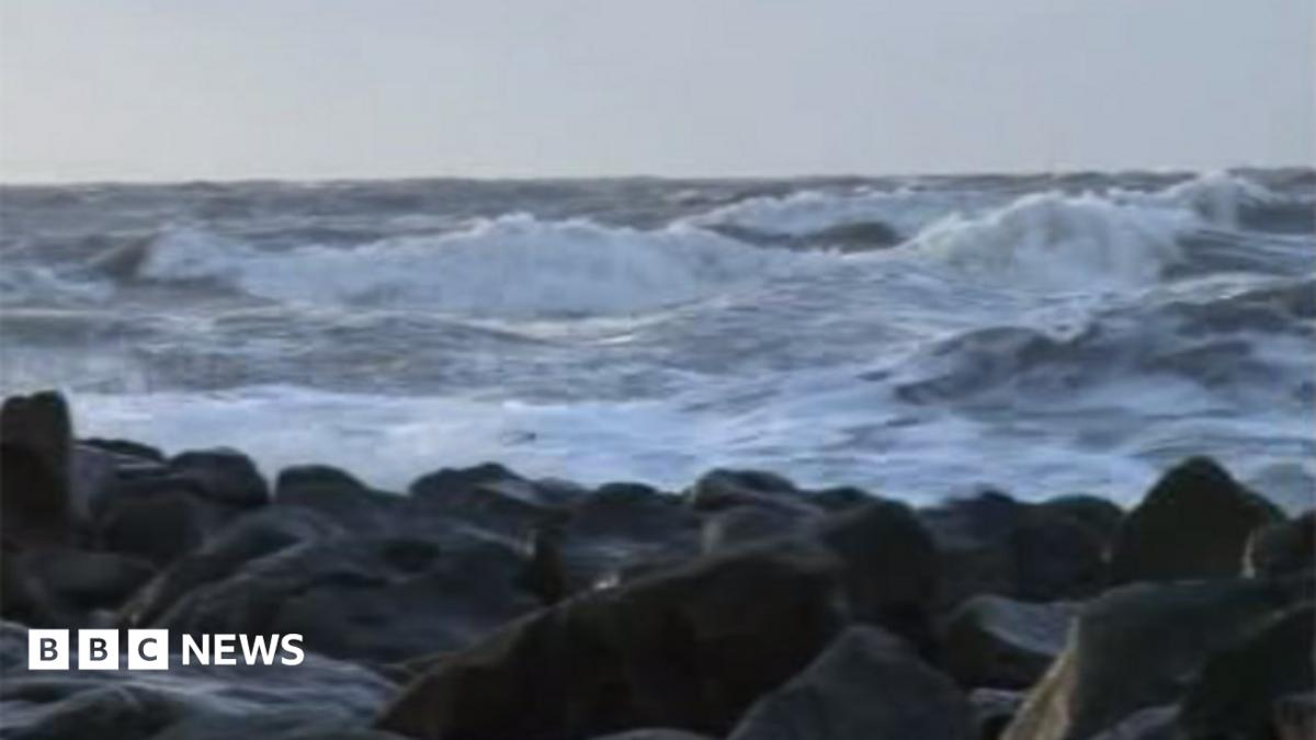 Borth: Flood defence second phase work set to begin - BBC News