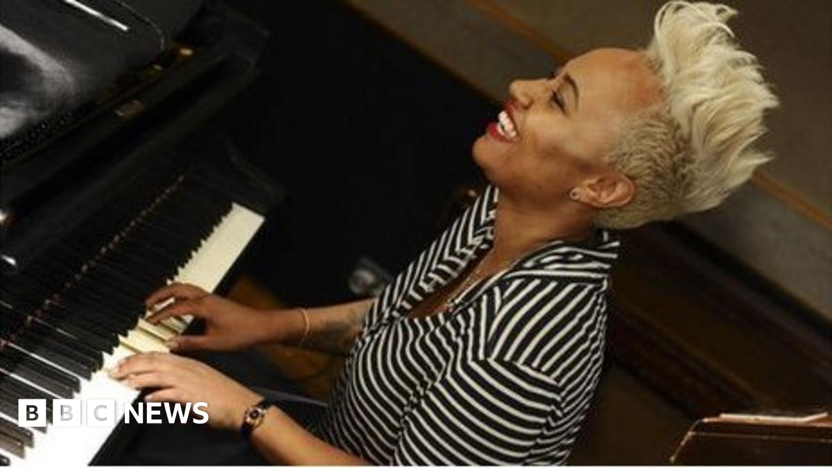 Emeli Sandé and Labrinth join Brits charity gig line-up - BBC News