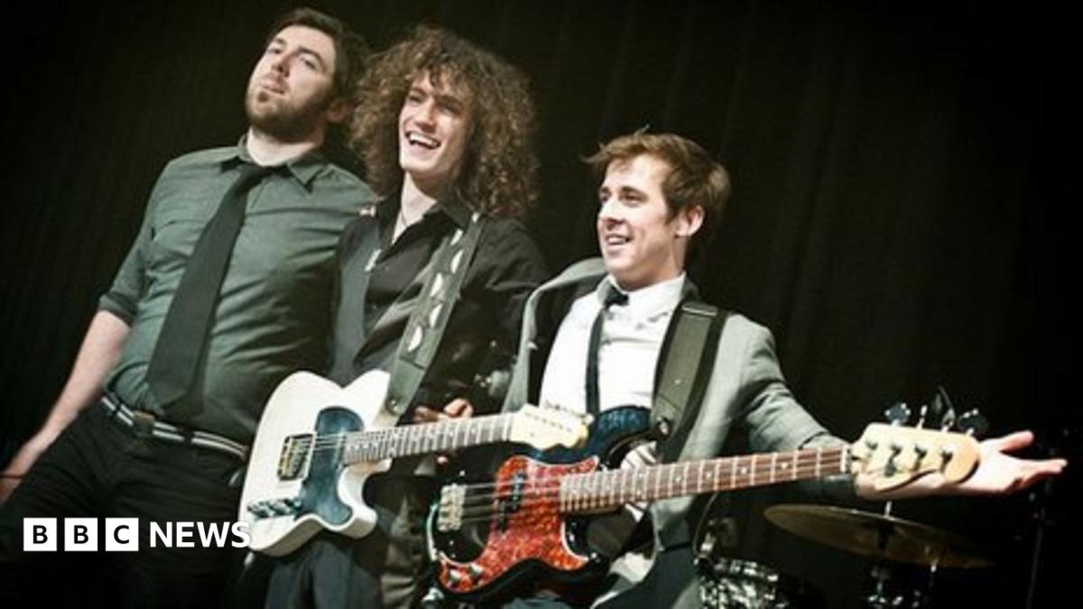 Oli Brown to preview Here I Am at Norwich blues gig - BBC News