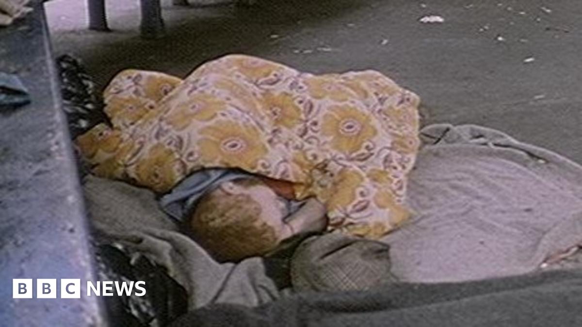 Cornwall charity extends opening hours to help homeless - BBC News