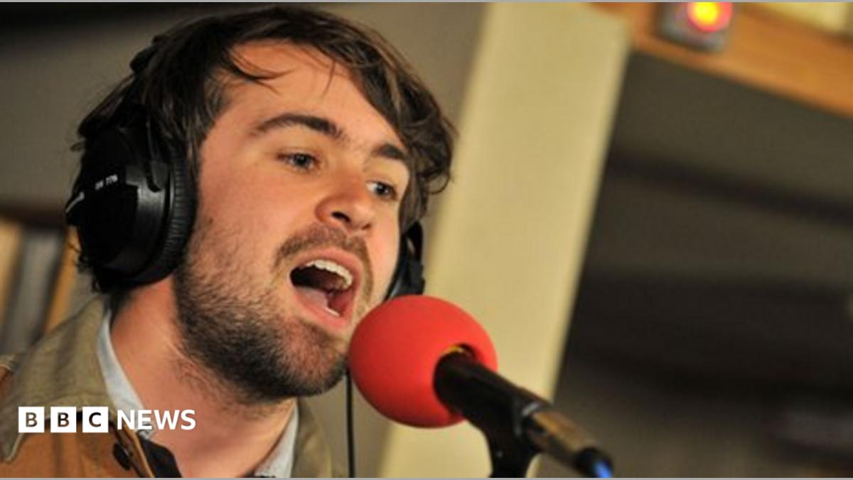 The Vaccines announce UK tour dates for May 2012 - BBC News