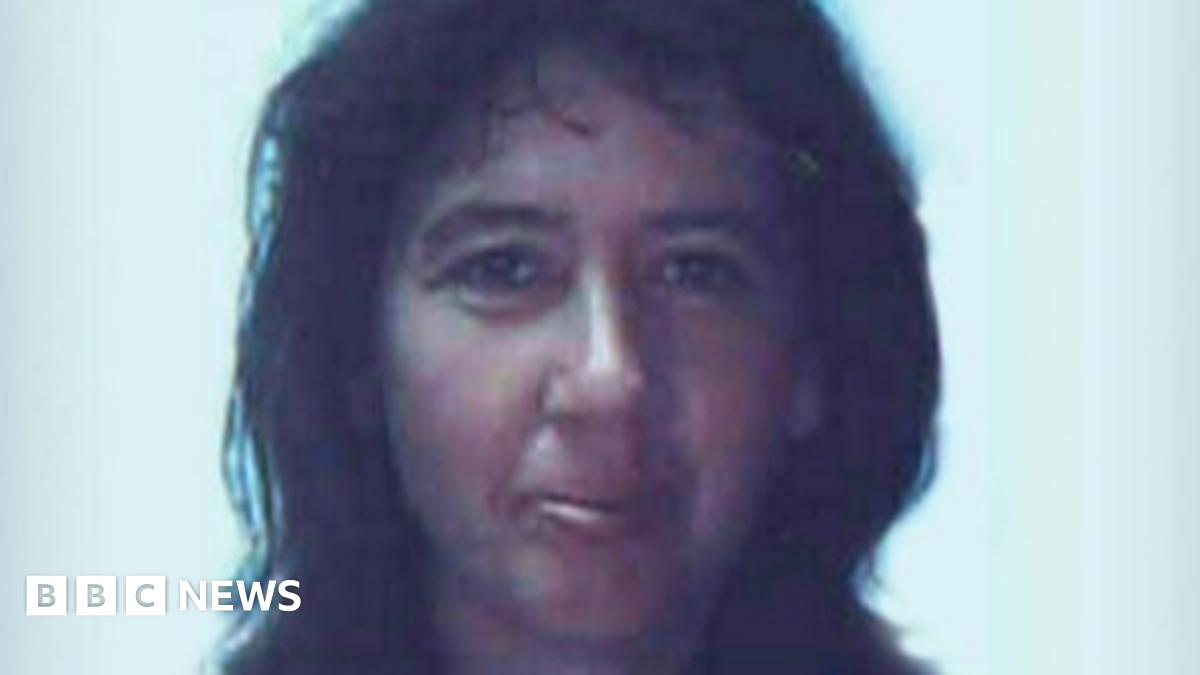 Martin Stafford jailed over Michelle Gunshon murder - BBC News