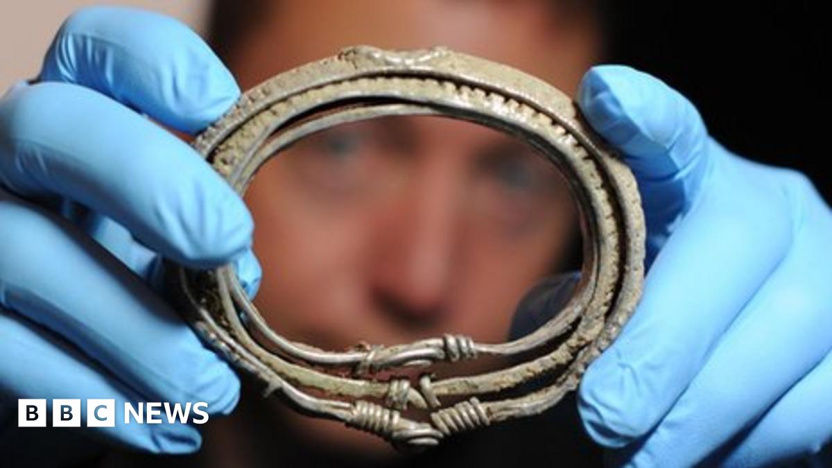 Silverdale Viking hoard examined by British Museum - BBC News
