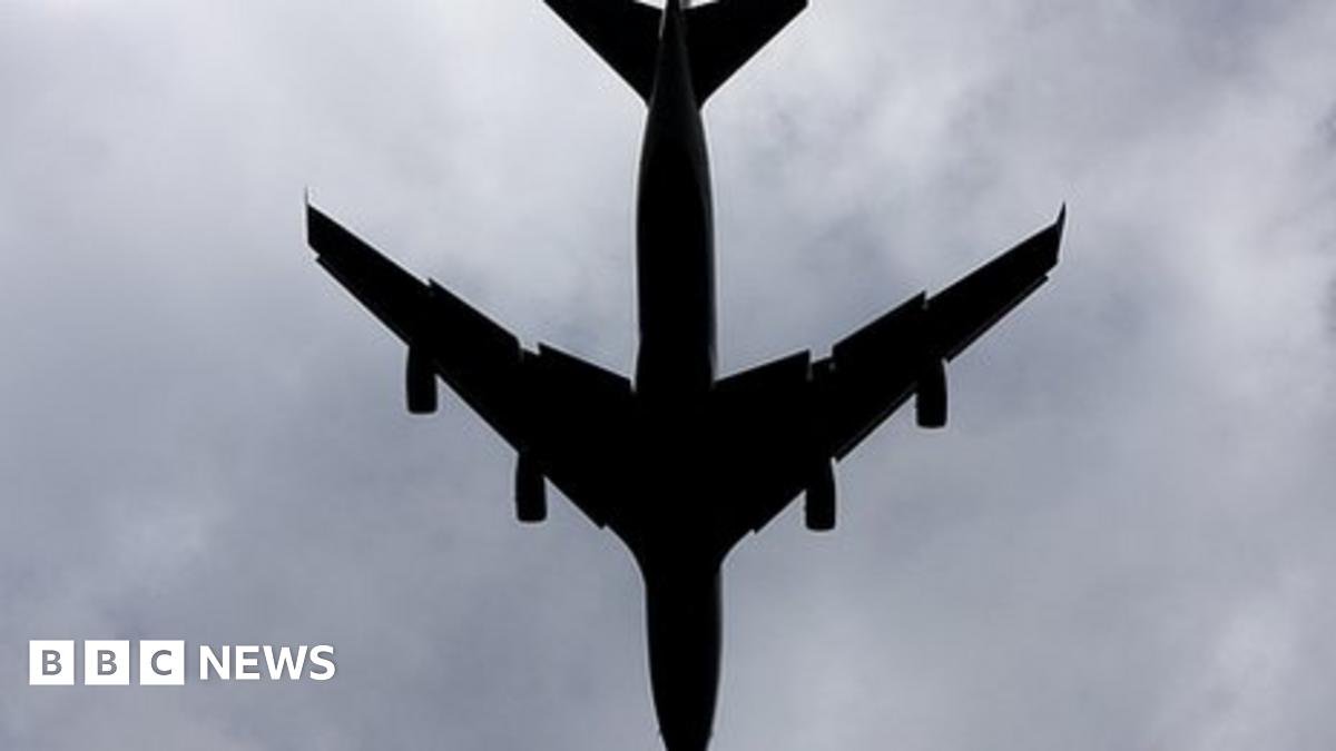 Greening clashes with MPs over 'Boris Island' airport - BBC News