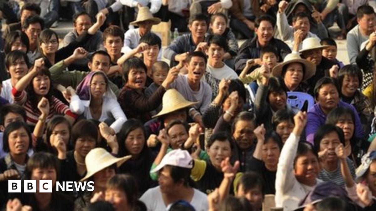 China's Wukan village stands up for land rights - BBC News