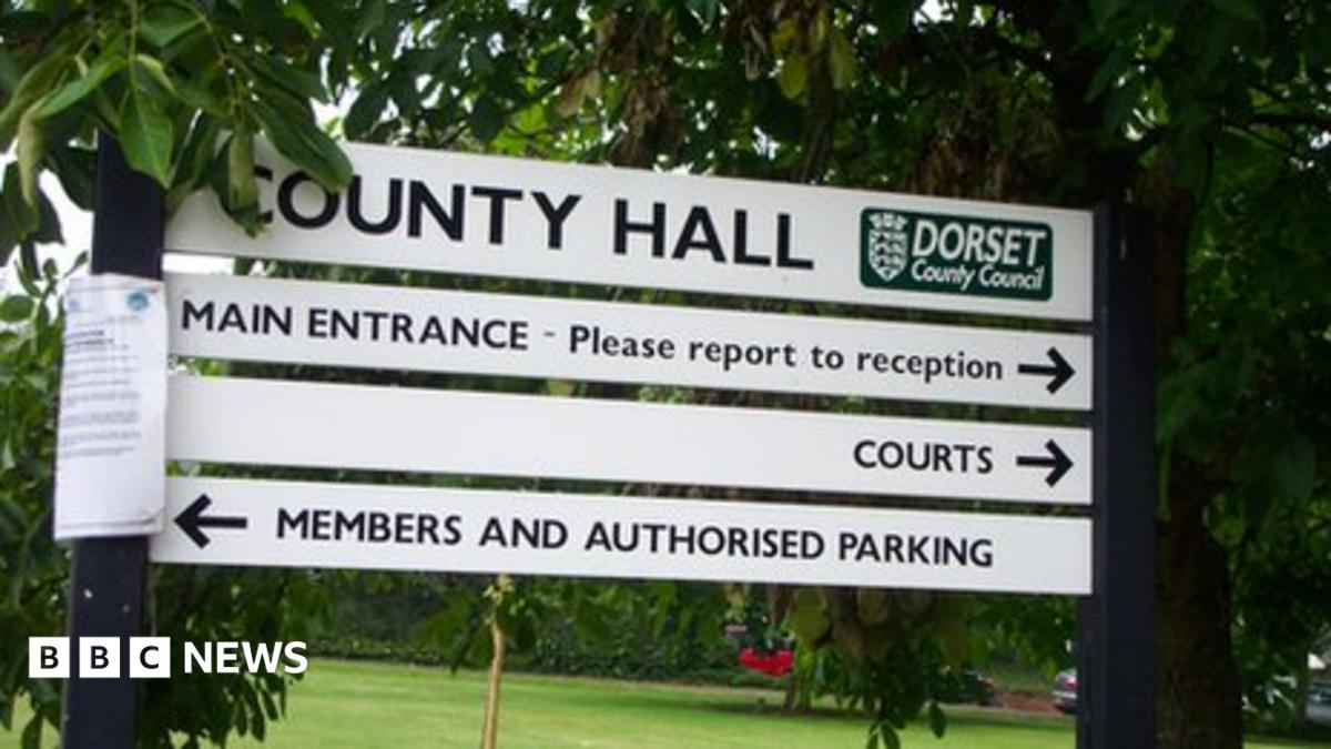 Dorset County Council consults over £5.6m cuts - BBC News