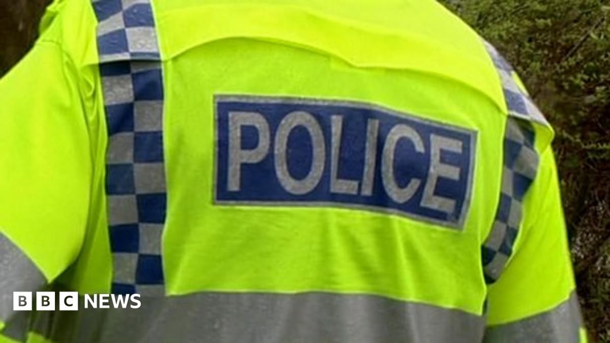 Cheshire Police force complaints increase - BBC News