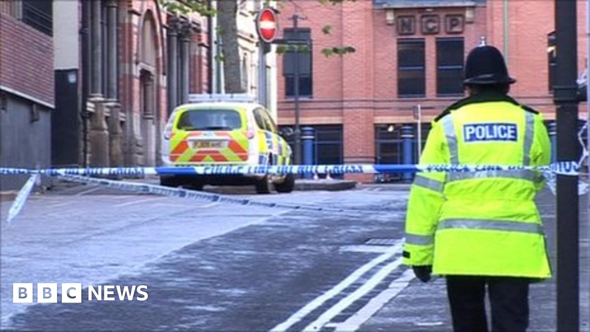 Man critical after Nottingham stabbing attack - BBC News
