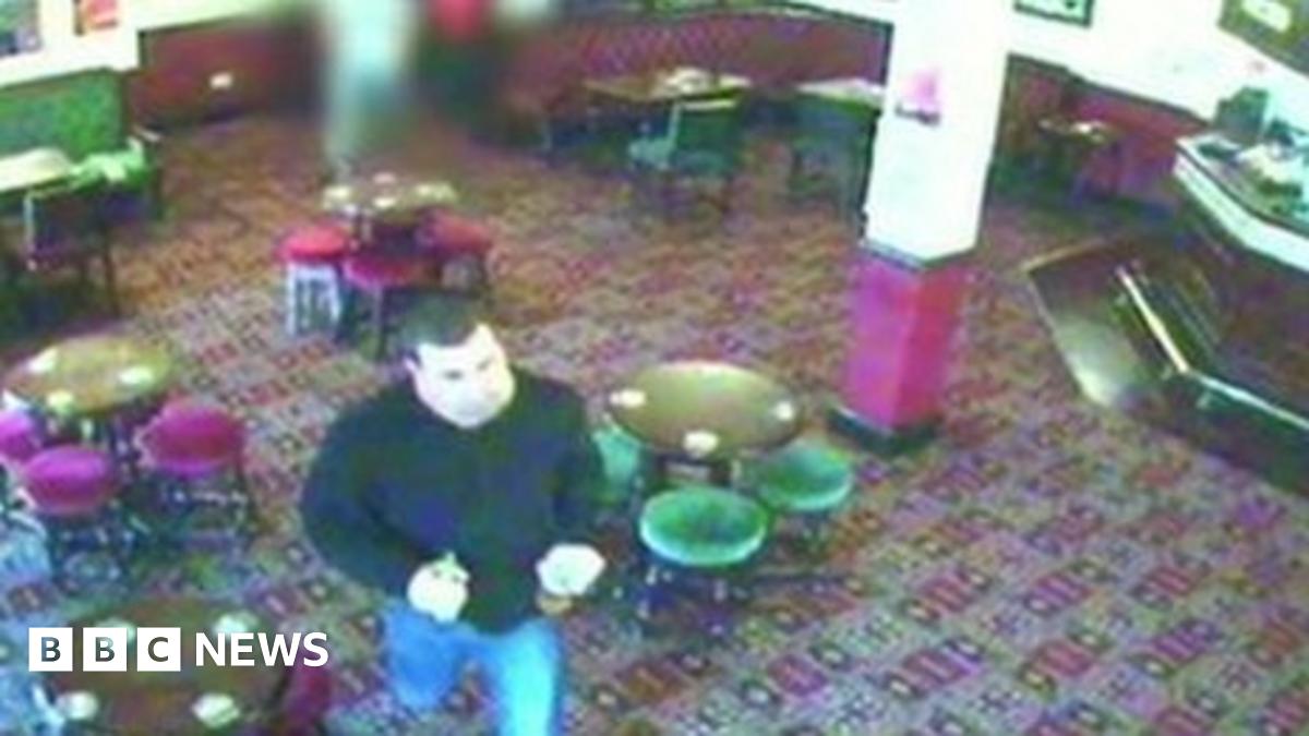 Mother's appeal in Lee Erdman Salford pub shooting - BBC News