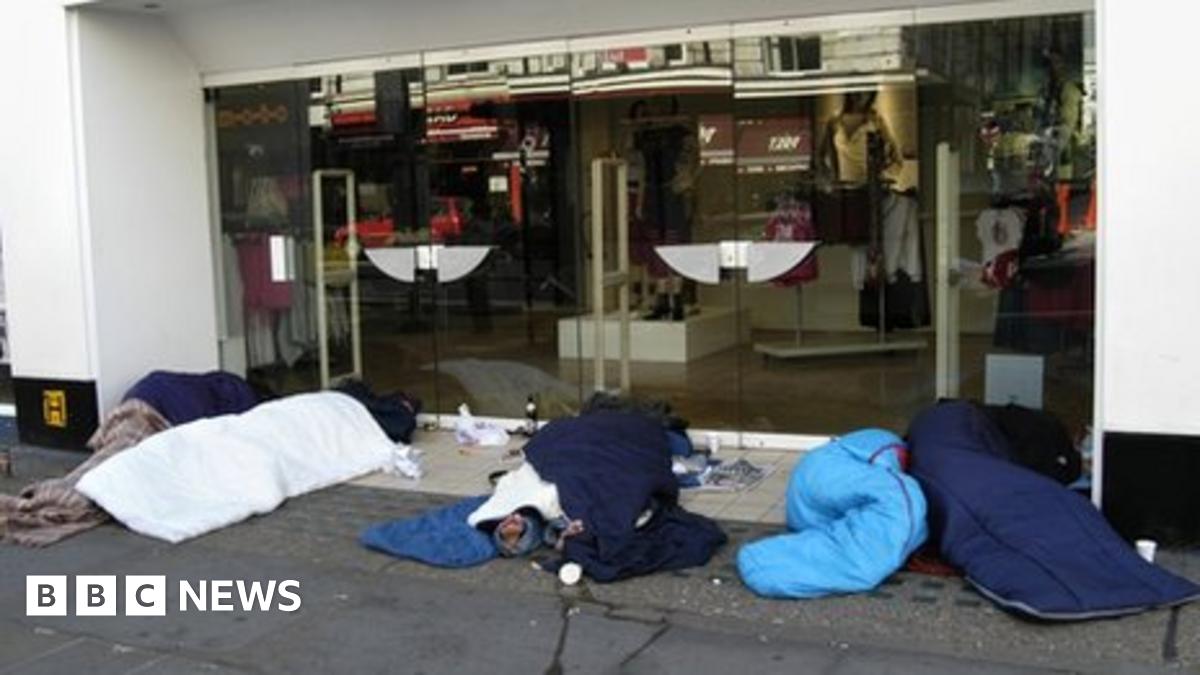 Homeless people die 30 years younger, study suggests - BBC News