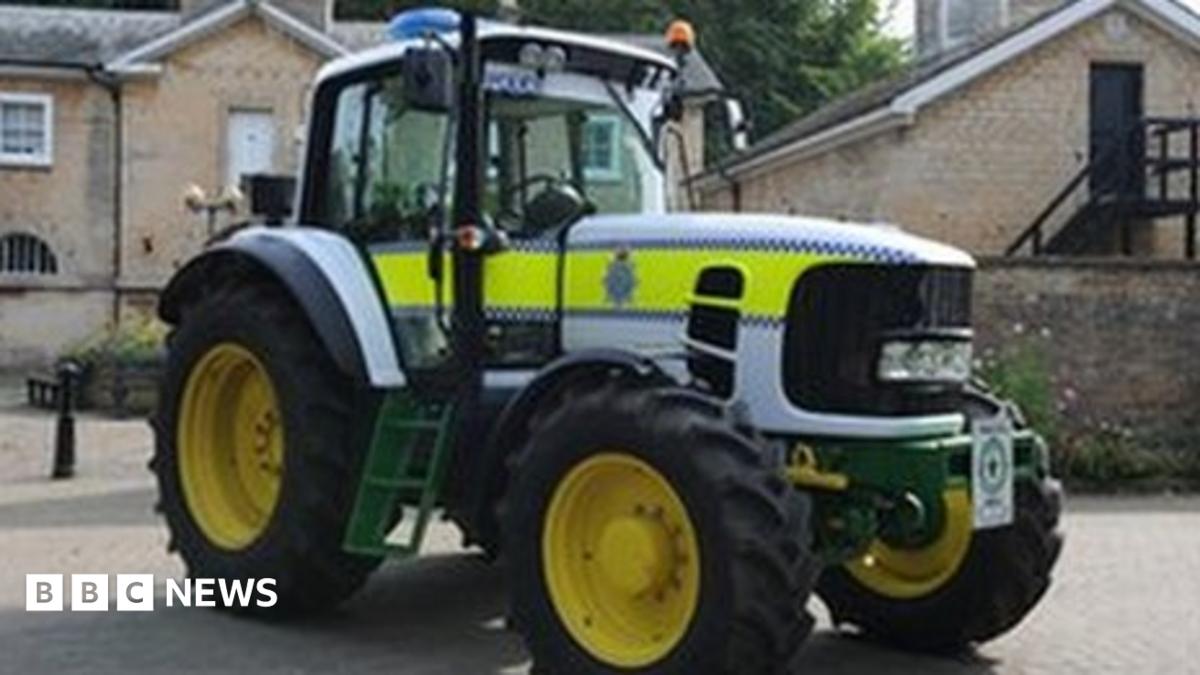 Police and farmers tackle rural crime in Lincolnshire - BBC News