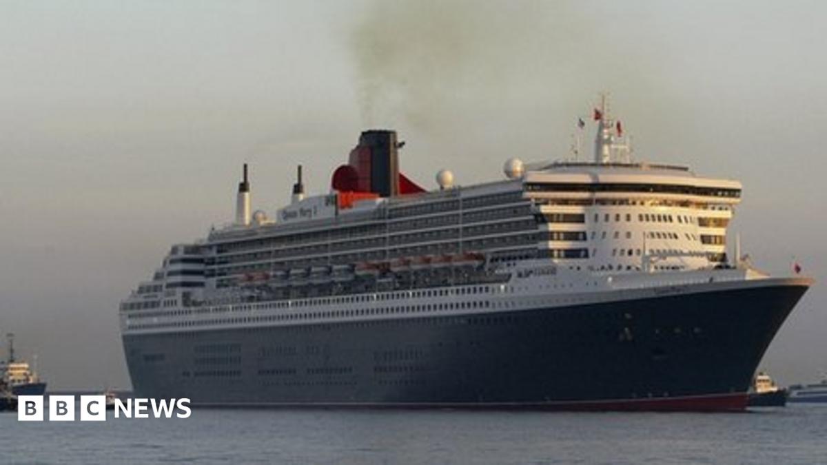Queen Mary 2 'drifted' after explosion - BBC News