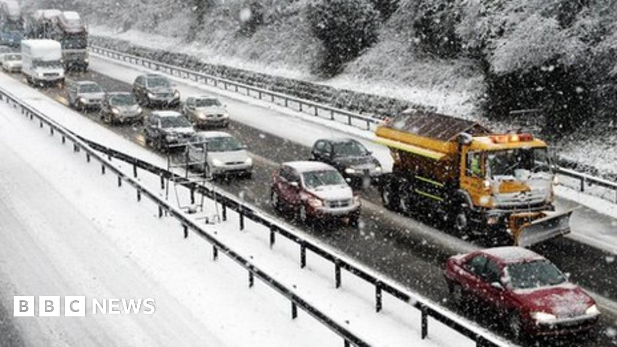 BBC radio cuts 'may threaten advice messages' in crises - BBC News