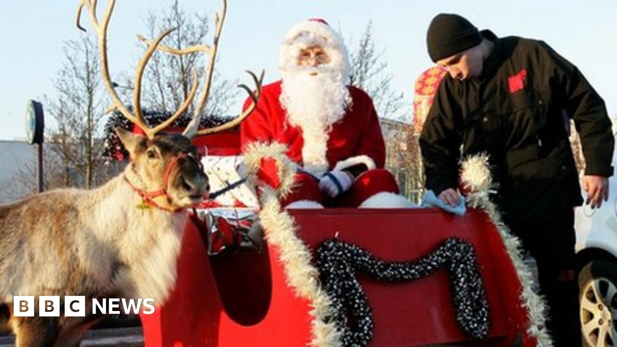 Crashed Santa plans among odd requests to councils - BBC News