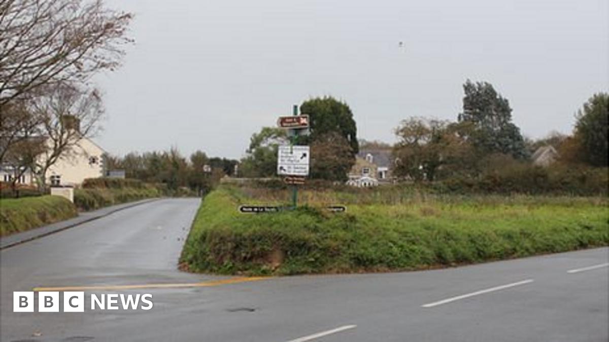 Junction change part of Guernsey Airport runway work - BBC News
