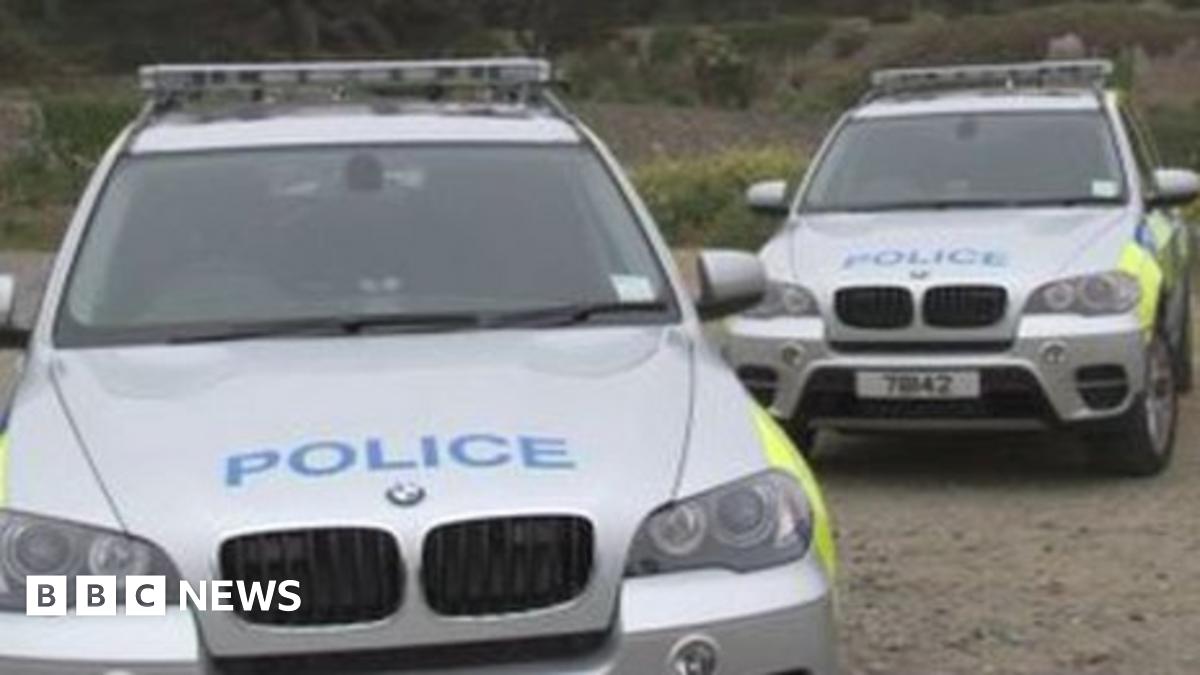 Man, 33, found dead in Guernsey on Christmas Eve - BBC News