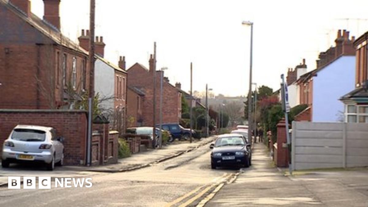 Stourbridge crash: Boy, two, hit by car - BBC News