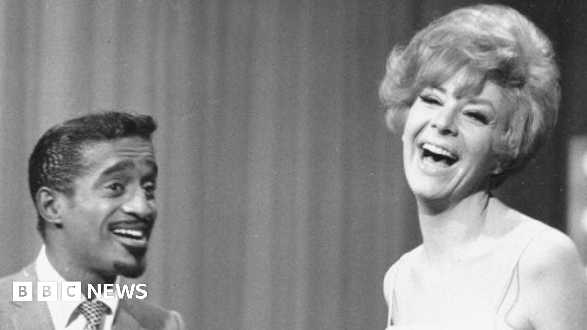 US singer Kaye Stevens dies aged 79 - BBC News
