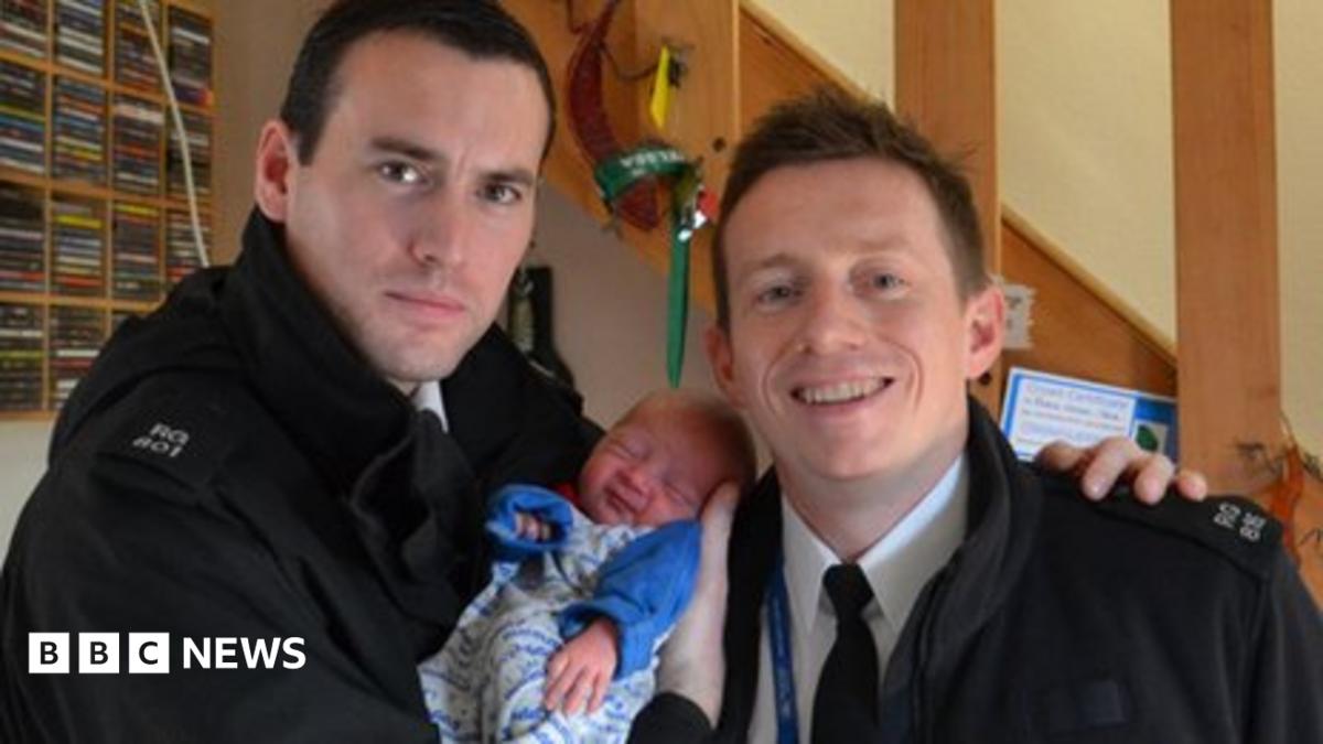 Police deliver baby in Woolwich car park - BBC News