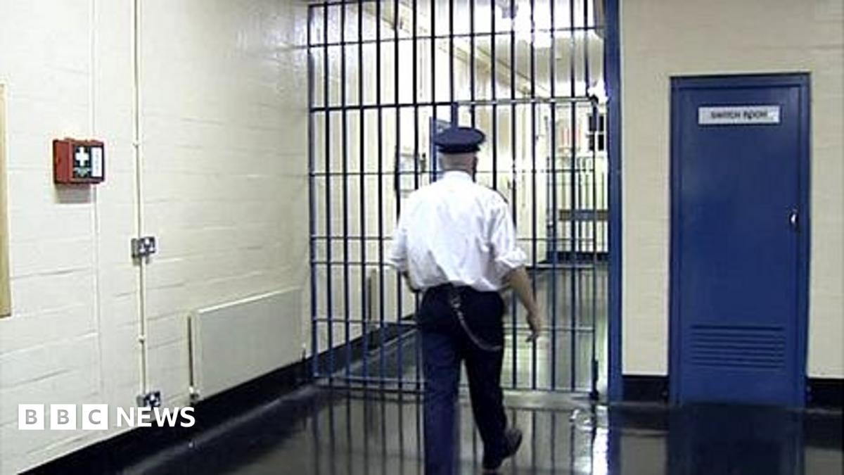 Northern Ireland prison officer recruitment drive launched - BBC News