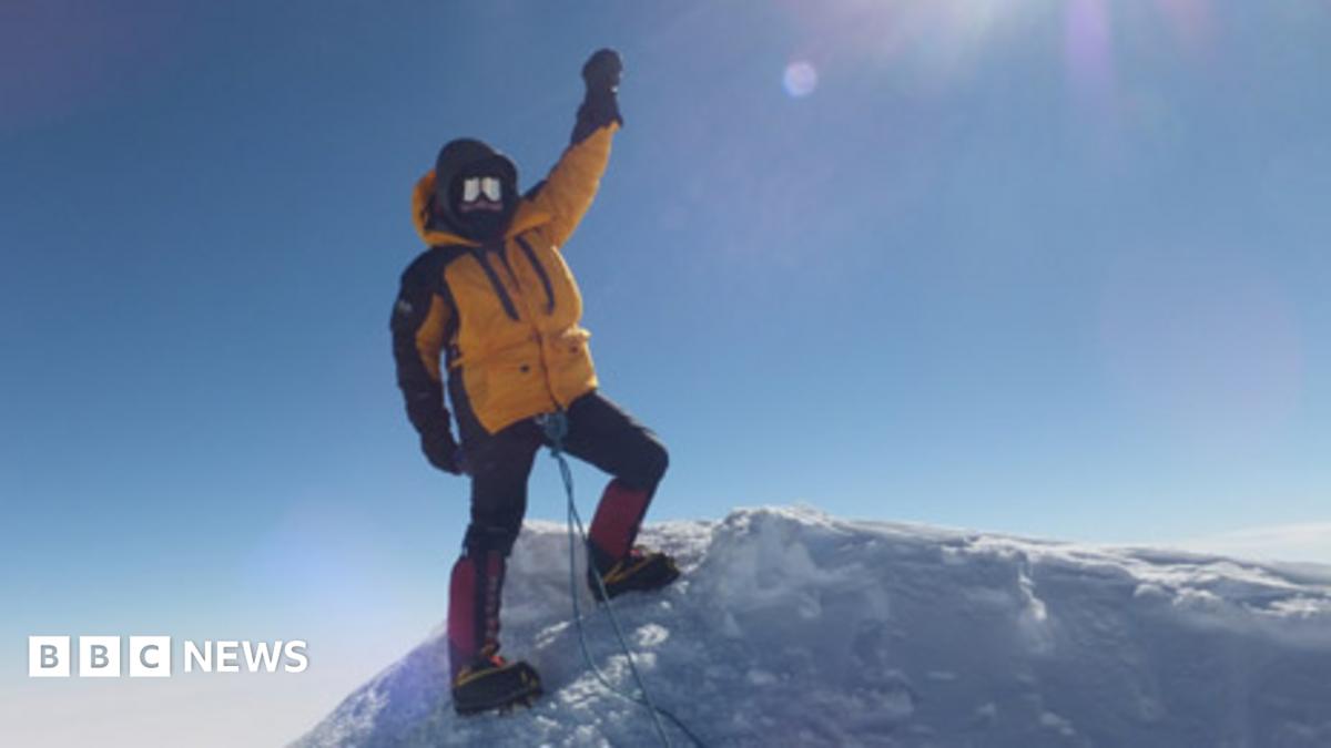 Scottish climber in Arctic and Antarctica peaks claim - BBC News