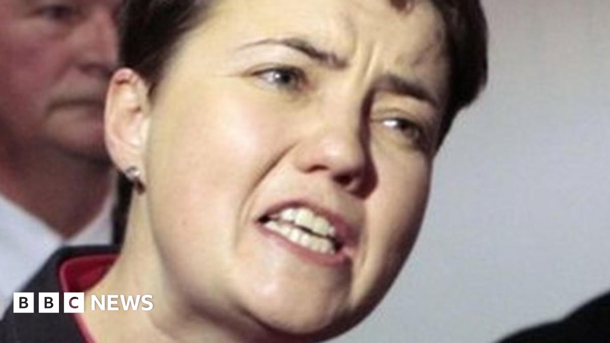 Scots Tory leader Ruth Davidson makes economy call - BBC News