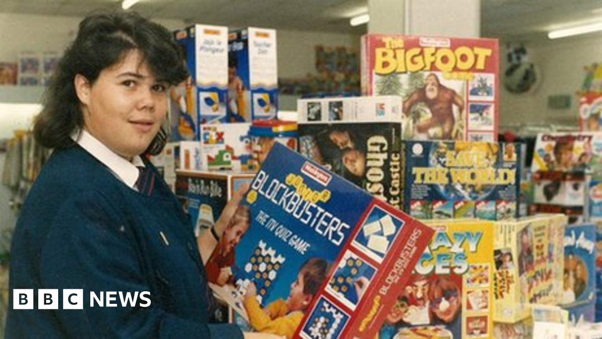 Bob Holness: Your Blockbuster memories - BBC News