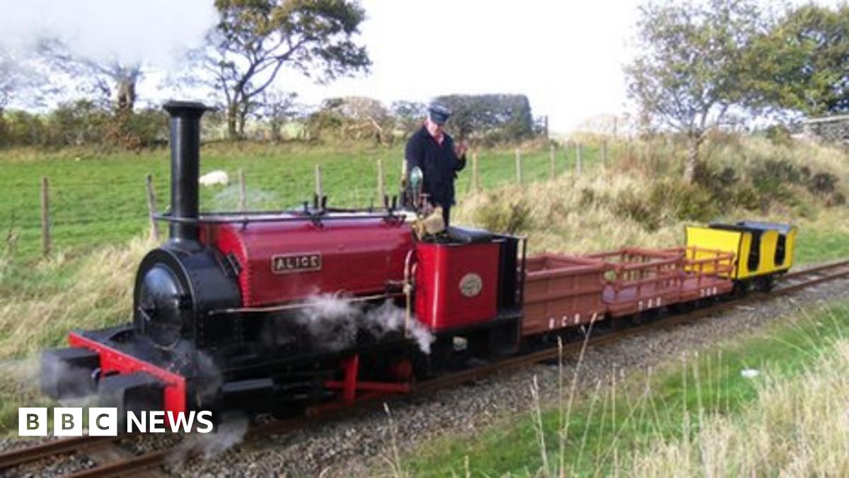 Jersey narrow gauge railway trial a step closer - BBC News