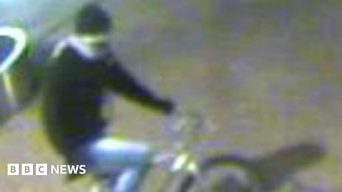 Surrey Police: Redhill jewellery raid 'was planned' - BBC News