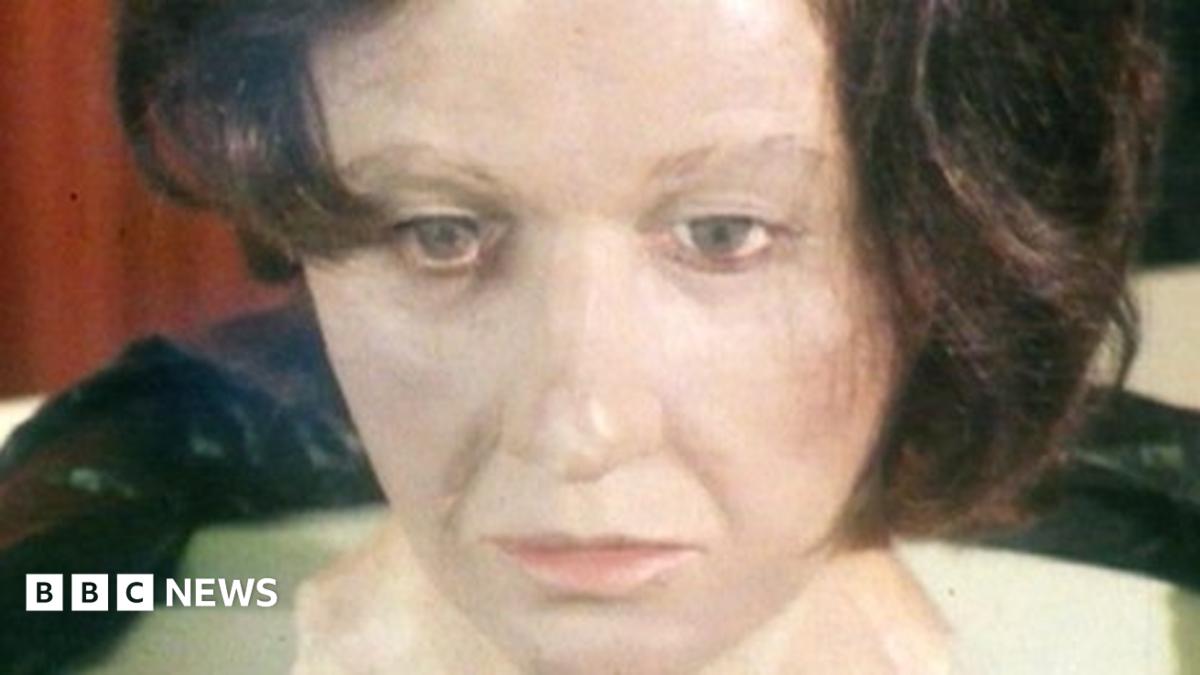 Sutton Bank body: Families claim link to mystery woman - BBC News