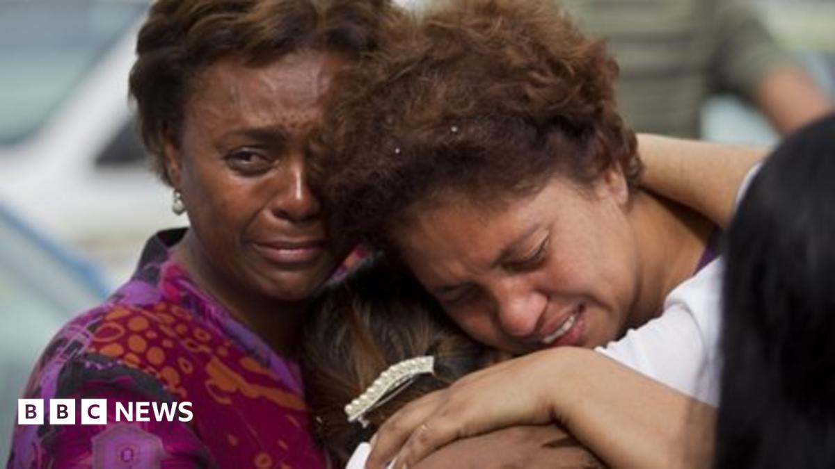 Brazil rescuers find more landslide dead in Rio state - BBC News