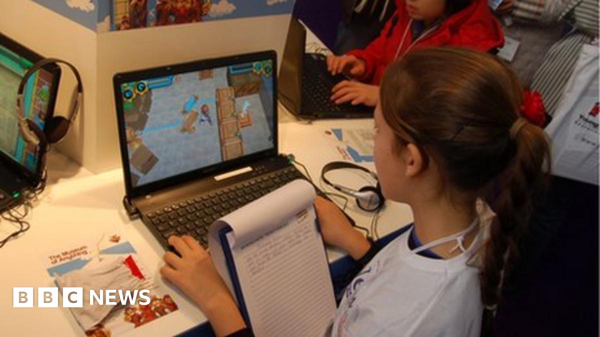 ICT teachers welcome new computer programming lessons - BBC News
