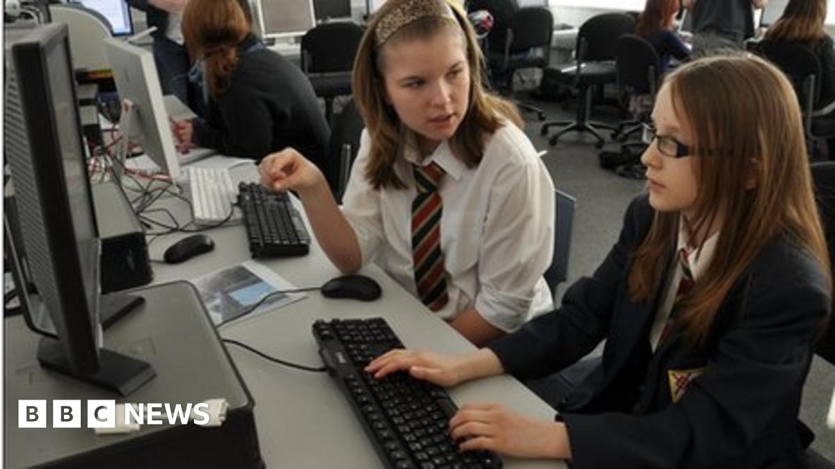 Yeovil's Preston School leisure centre work begins - BBC News