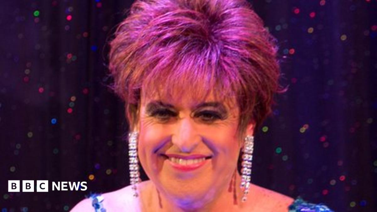Internet users mistake drag queen for Margaret Thatcher - BBC News
