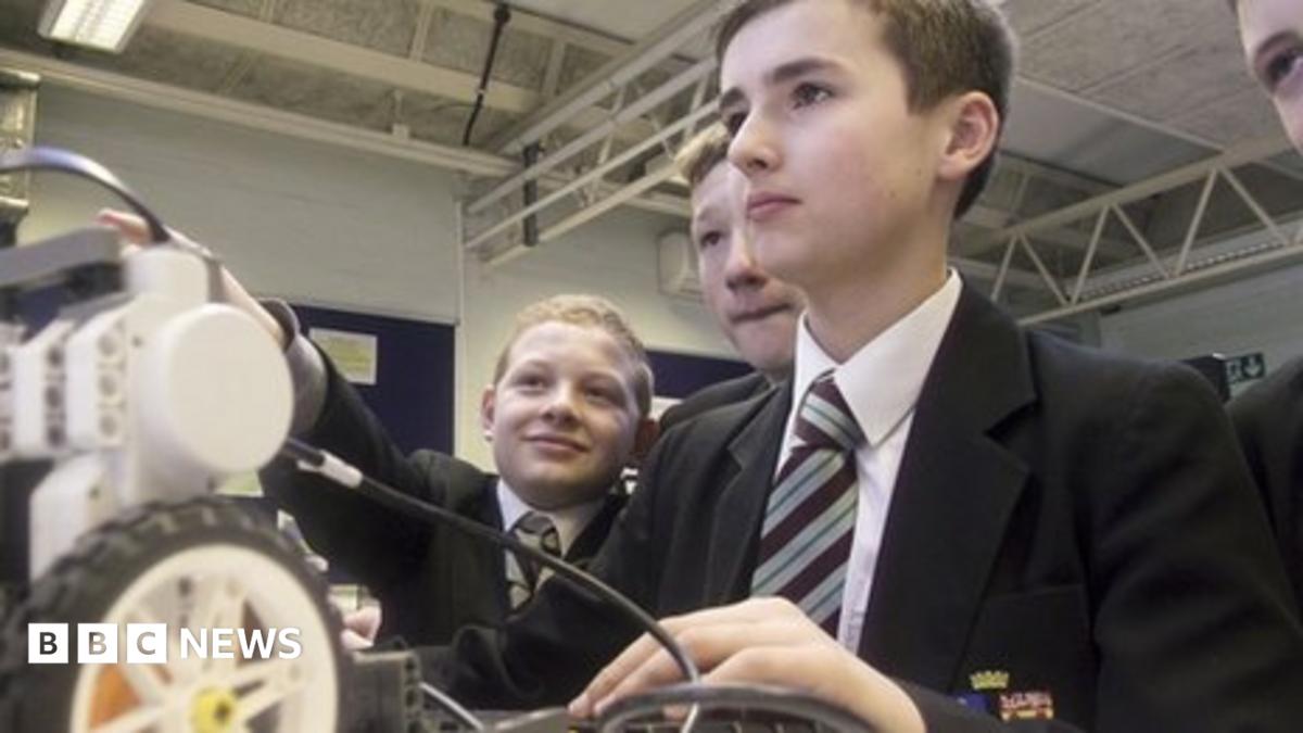 Maidstone school welcomes changes to ICT teaching - BBC News