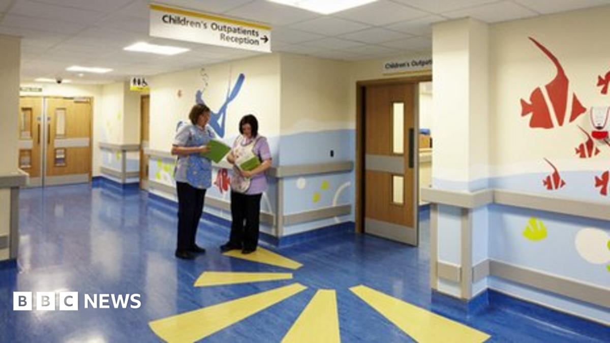 Colchester charity donation helps children's unit - BBC News