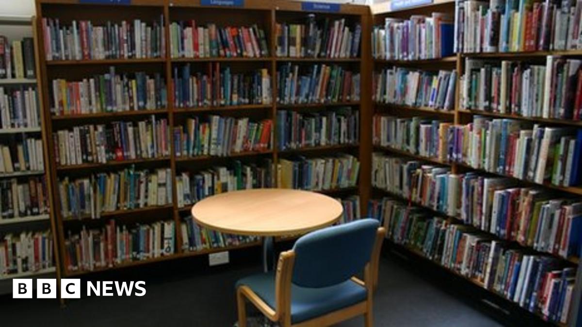 Brighton and Hove's mobile library to be scrapped - BBC News