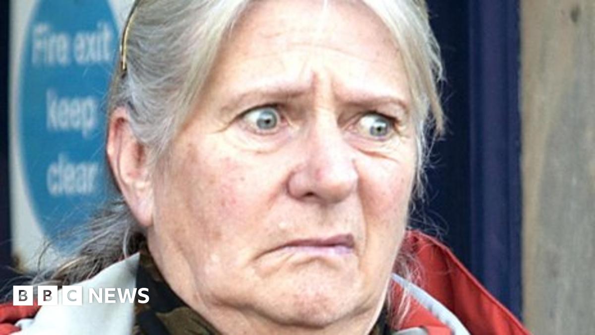 Woman fined for Facebook 'pikey' travellers insult - BBC News