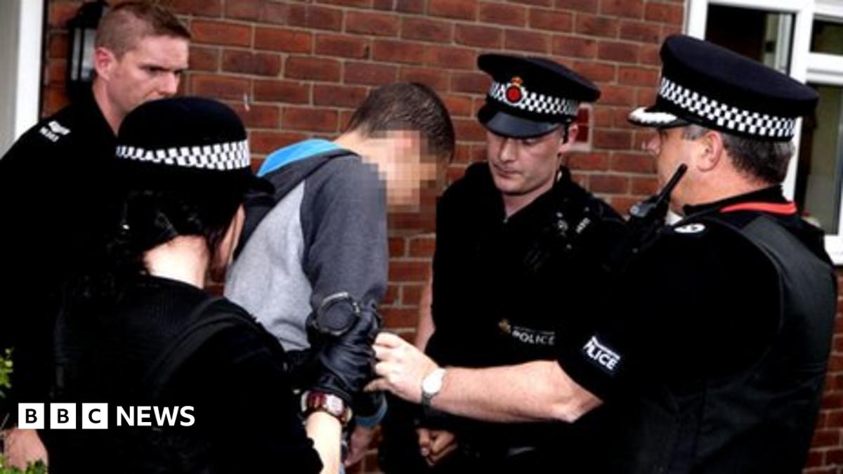 Recorded crime falls in Greater Manchester - BBC News