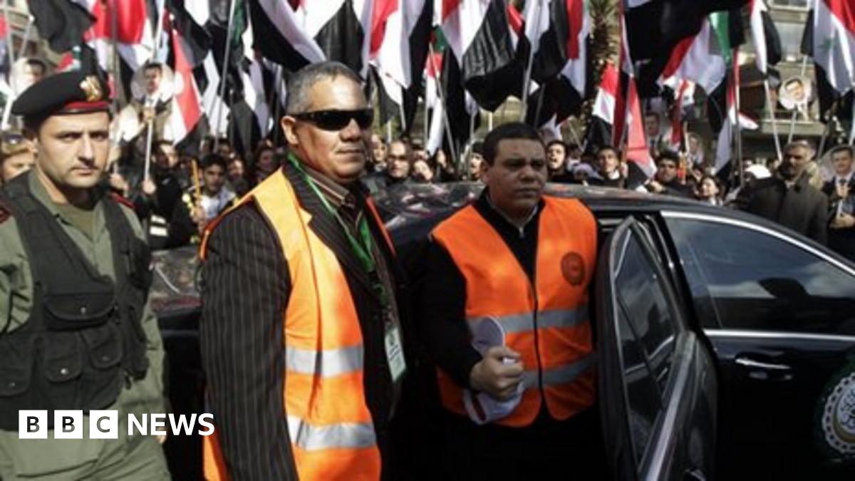 Syria unrest: Deadly blast hits police detainee van - BBC News