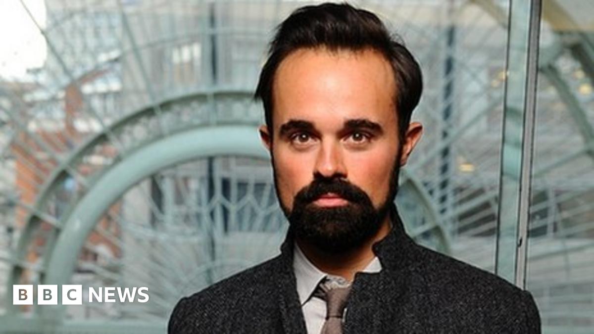 Newspaper owner urges look at privacy law - BBC News