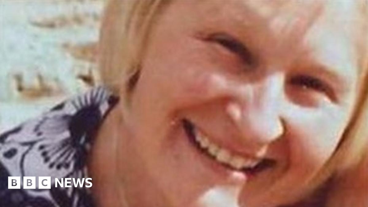 Kate Mott murder: Merseyside Police apology to family - BBC News