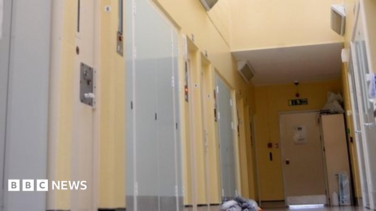 Styal women's prison mental health unit 'shocking' - BBC News