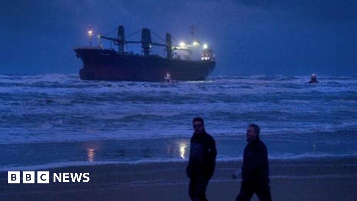 Cargo ship Aztec Maiden runs aground off Netherlands - BBC News